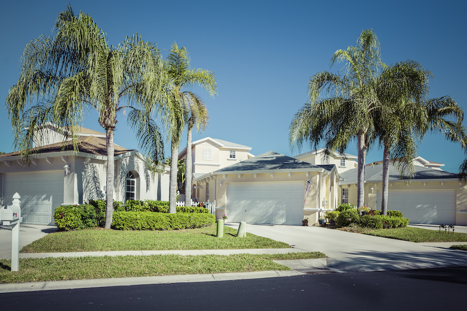 Low Maintenance Front Yard Landscaping Tips for Florida Lawns | Deans ...